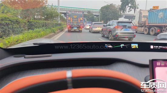 小米YU7天际屏黑屏维修需拆卸内饰 - 车质网